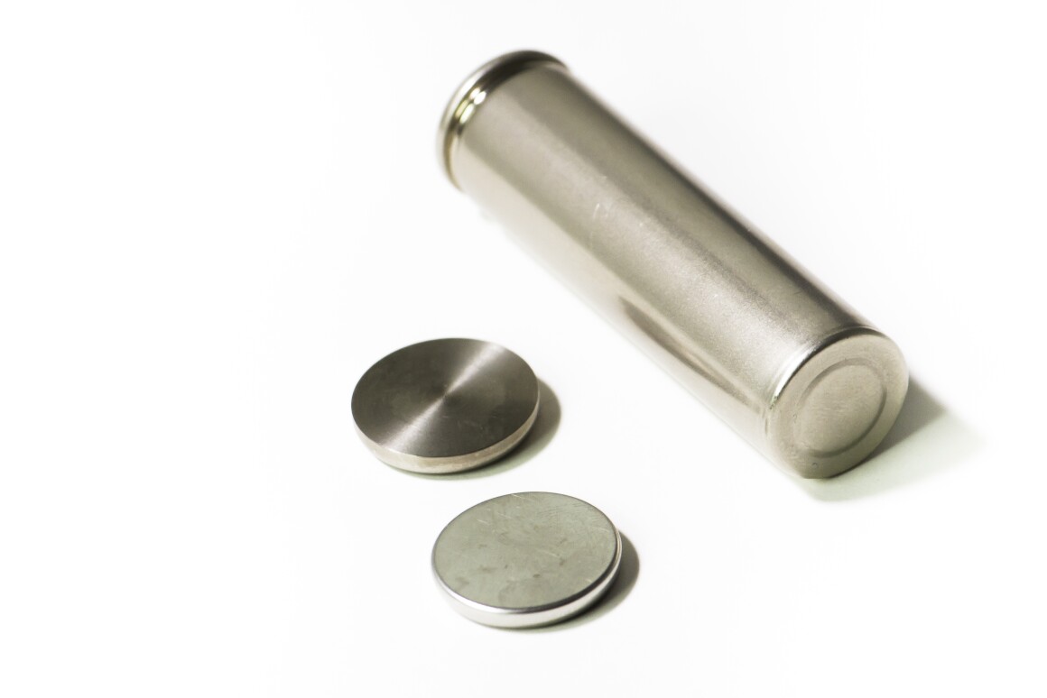 New "dual carbon" battery charges 20 times faster than Li-ion