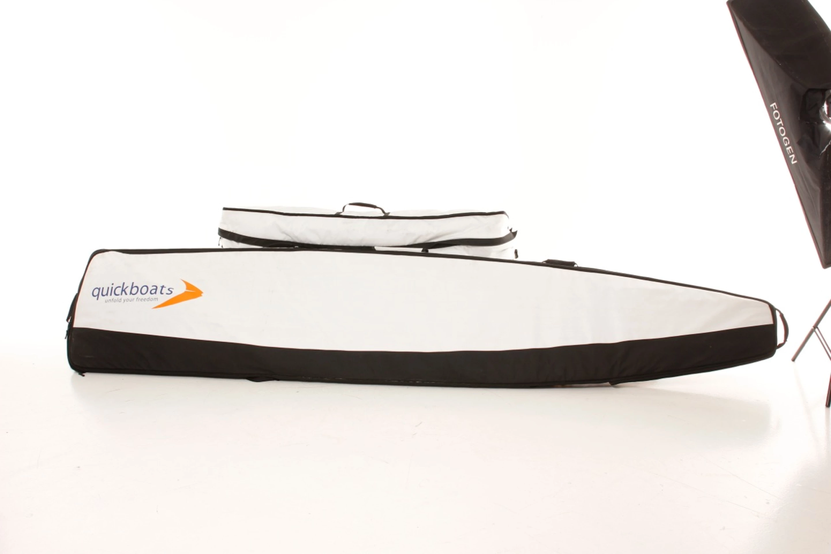 Quickboat foldable boat: From roof rack to water in 60 seconds