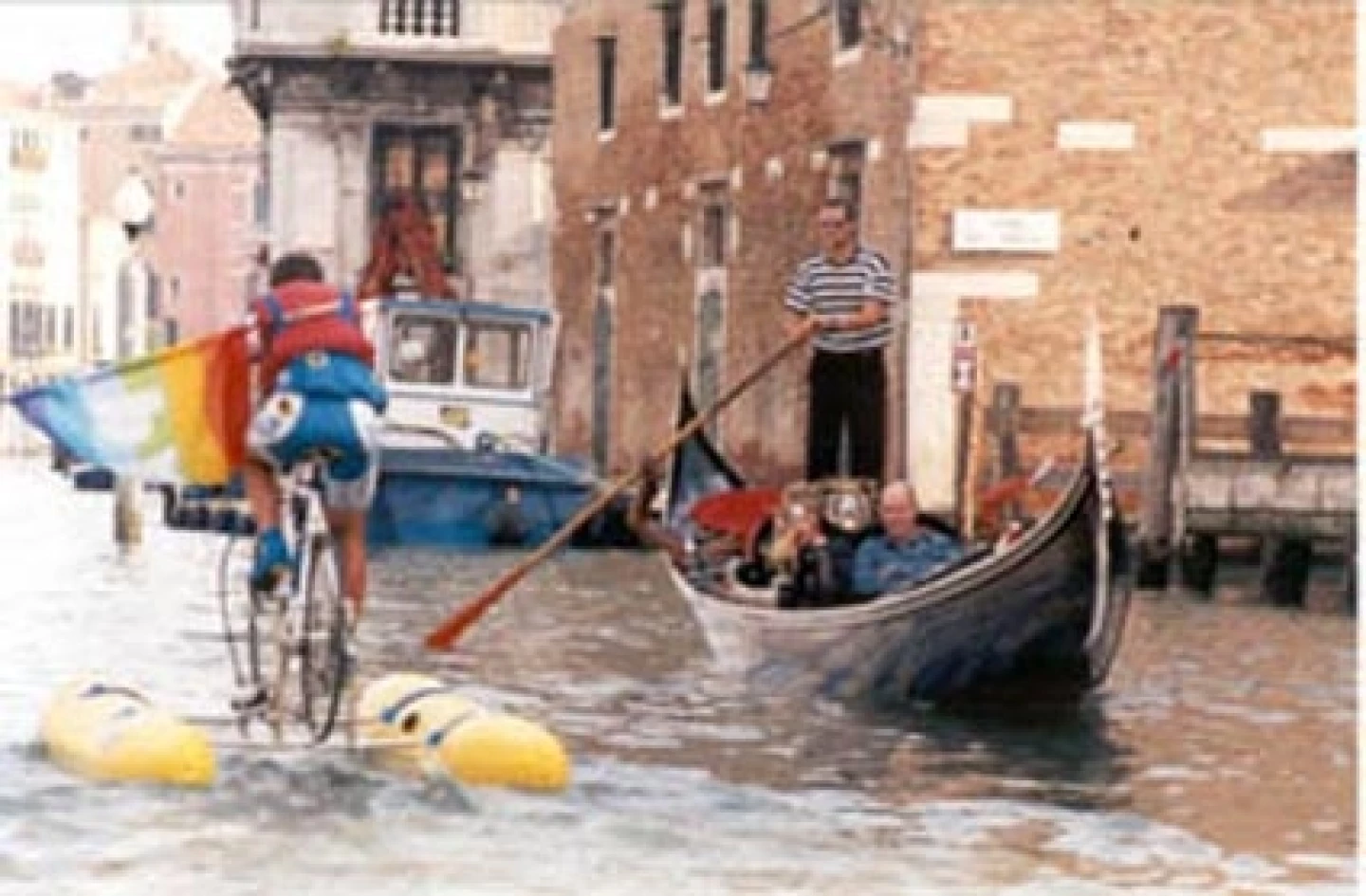 Shuttle-Bike - convert a bike to a pedal-power boat