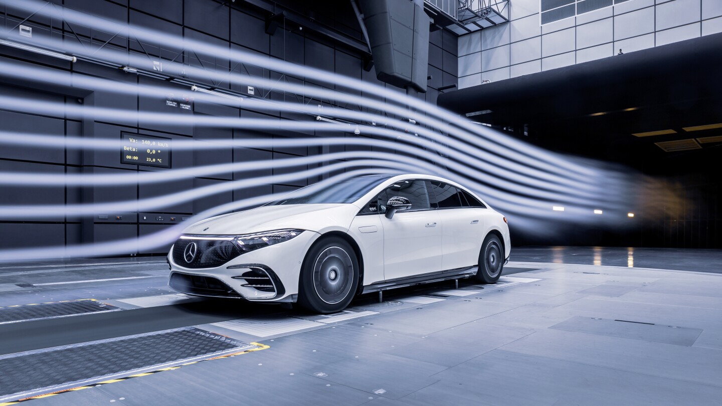478 Mile Mercedes Eqs Brings Top Of Range Electric Luxury