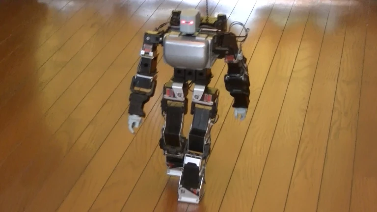 Mini humanoid robots are beginning to walk more like people