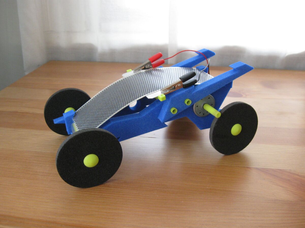 Review: Volta Racer solar-powered toy car