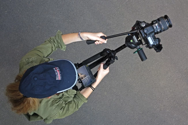 hipjib turns your tripod into a jib arm