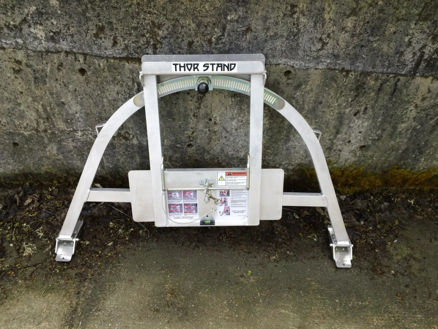 Thor-Stand puts ladders on even ground