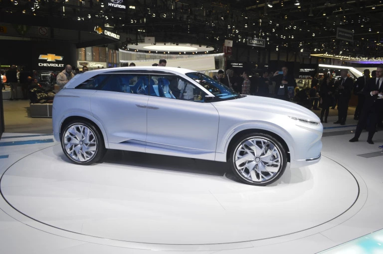 Hyundai drops next-gen fuel cell concept in Geneva