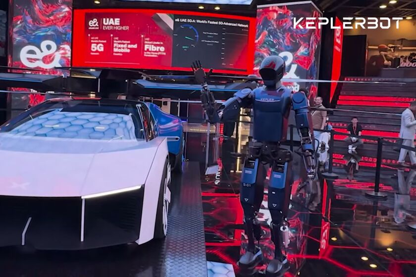 Forerunner K2 humanoid robot can carry 33 lb in each dexterous hand