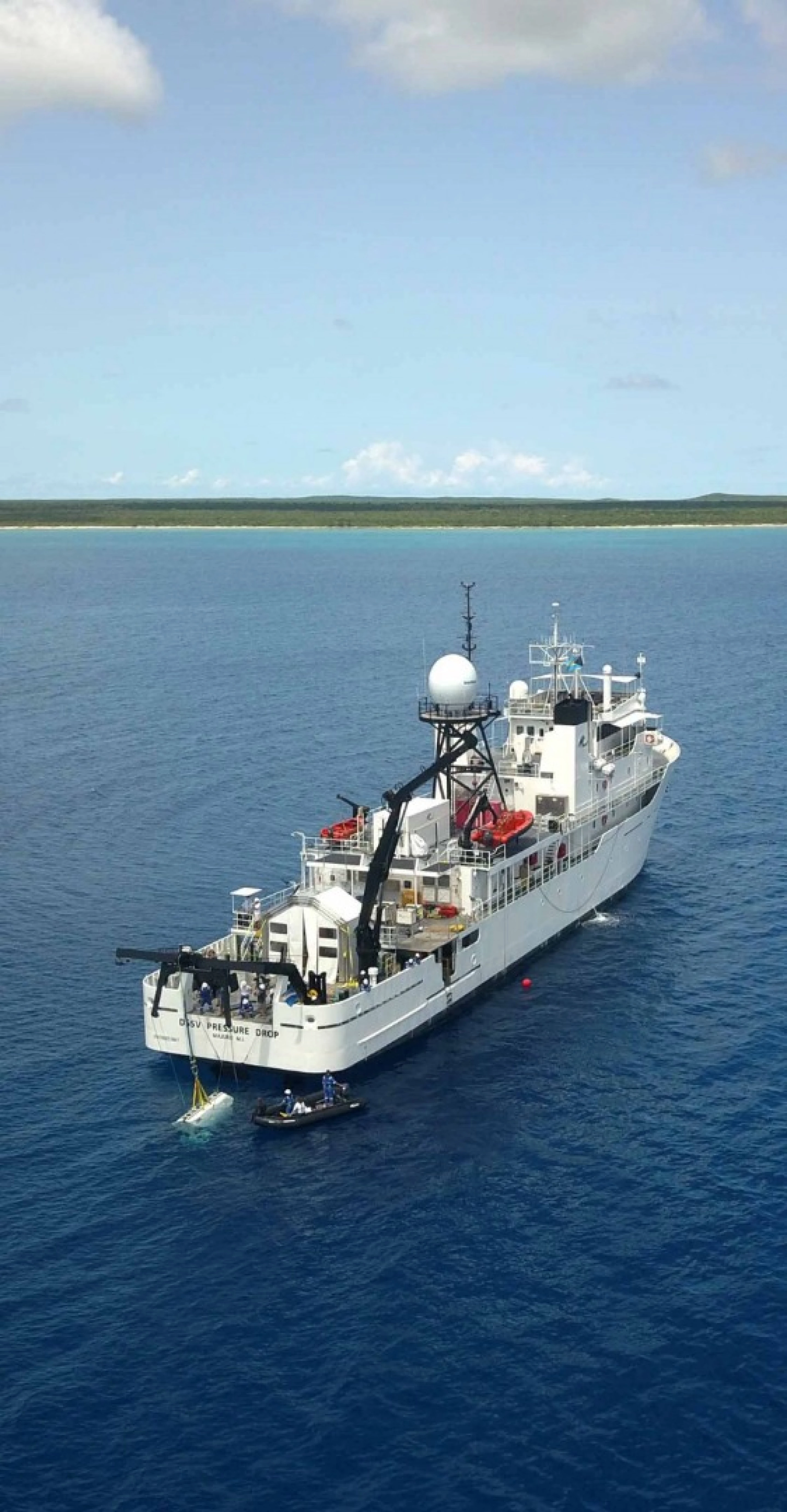 $48-million Triton 36000/2 submersible takes you to the bottom of the ...