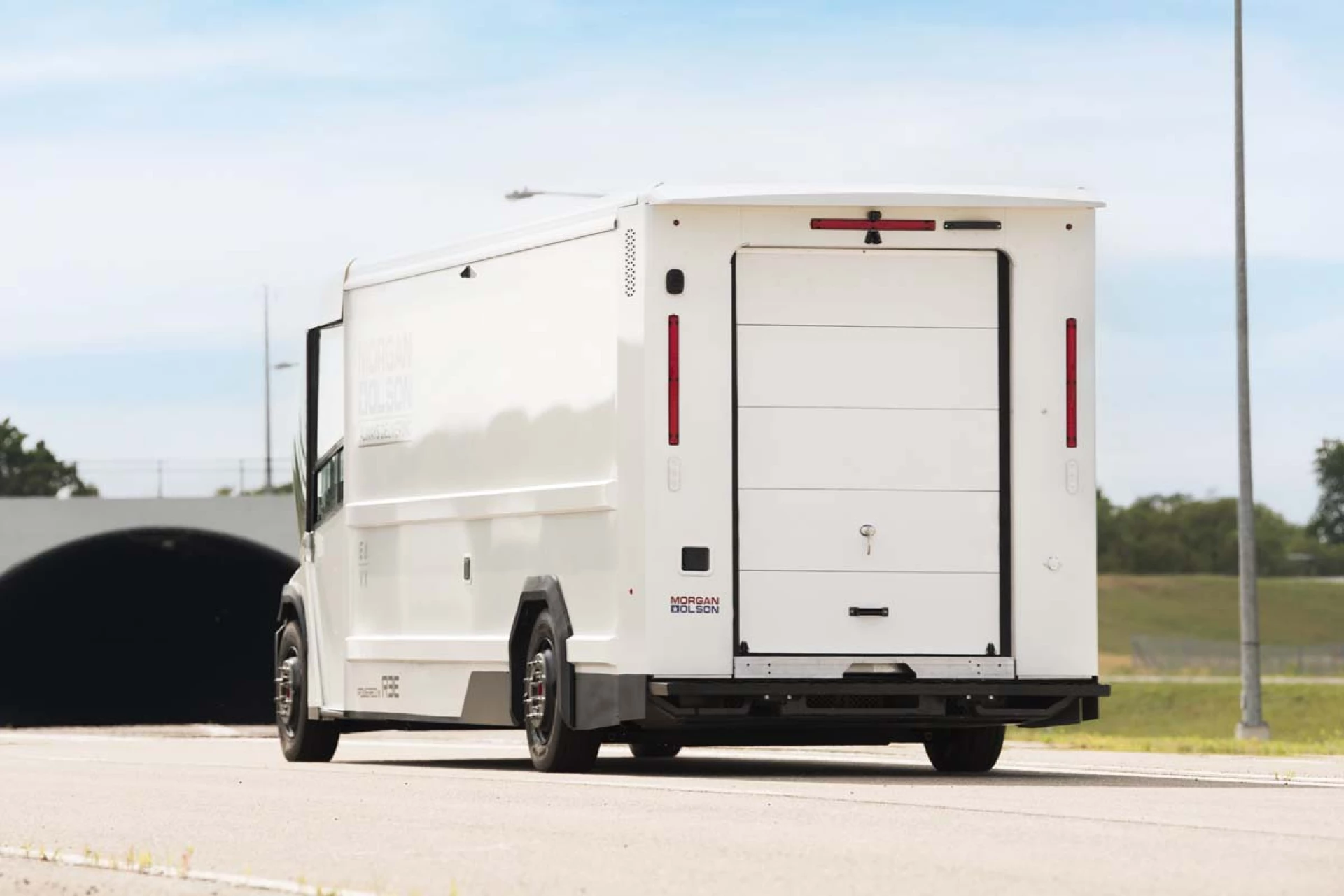 REE begins live demos of electric delivery van built on its modular chassis