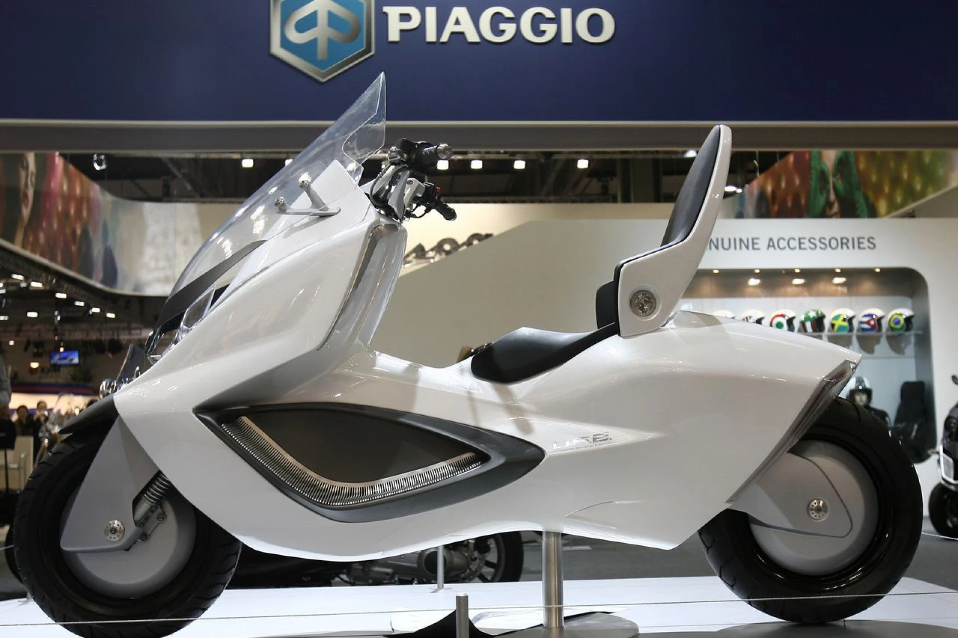 Piaggio shows high performance hybrid two wheeler