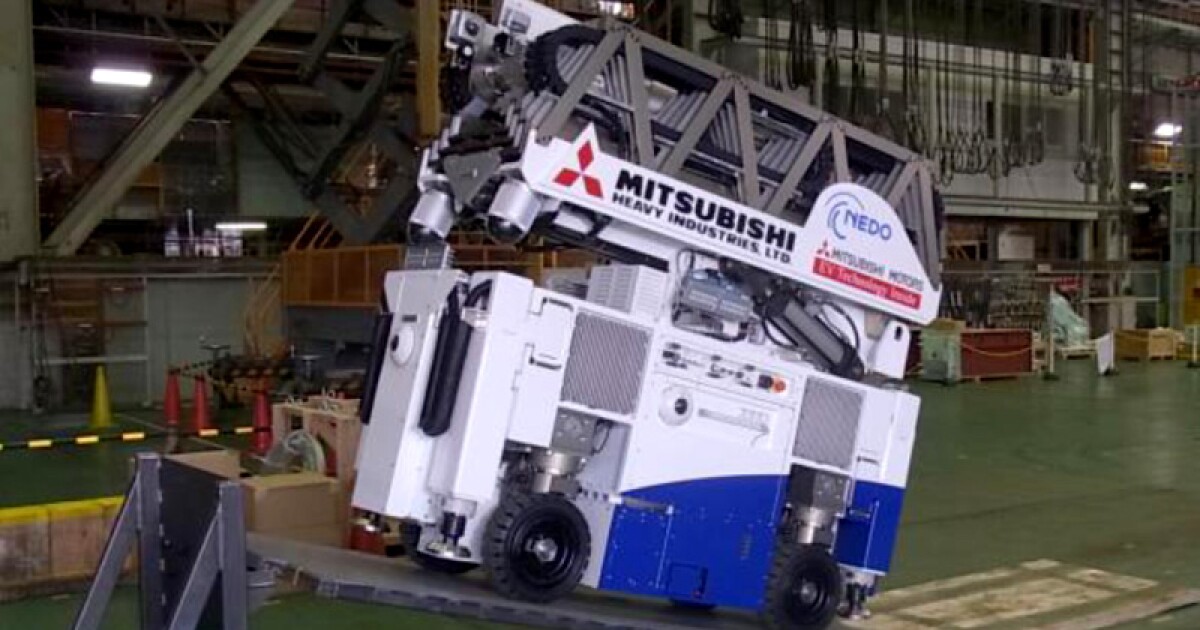 Mitsubishi adapts EV batteries for Super Giraffe robot