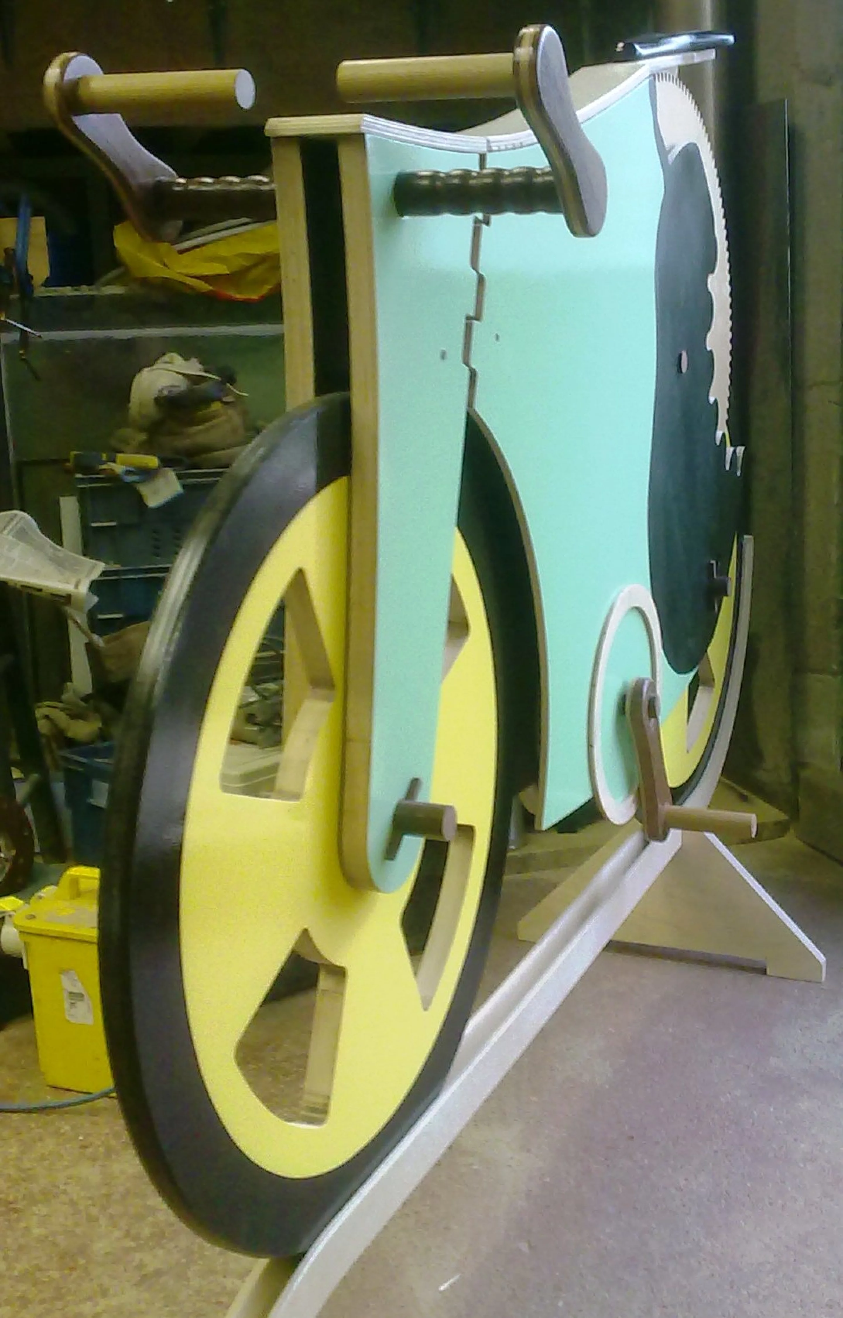 Splinter Bike - a bicycle built ENTIRELY out of wood