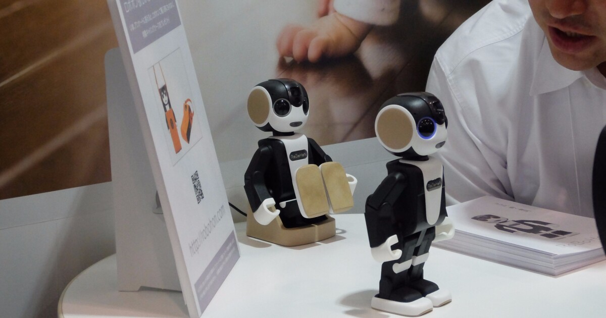 RoBoHoN comms robot dances its way into CEATEC
