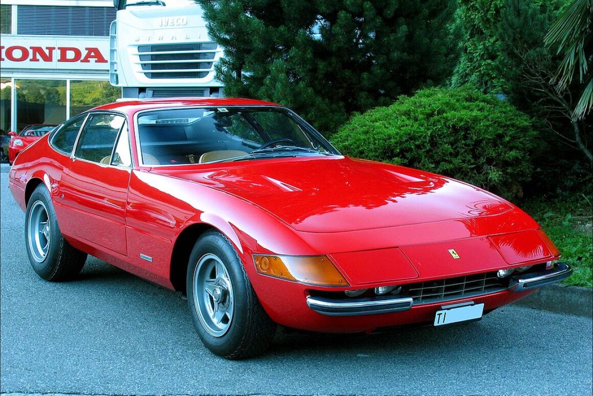 Ferrari Daytona barnfind auctioned for 1.6 million euros
