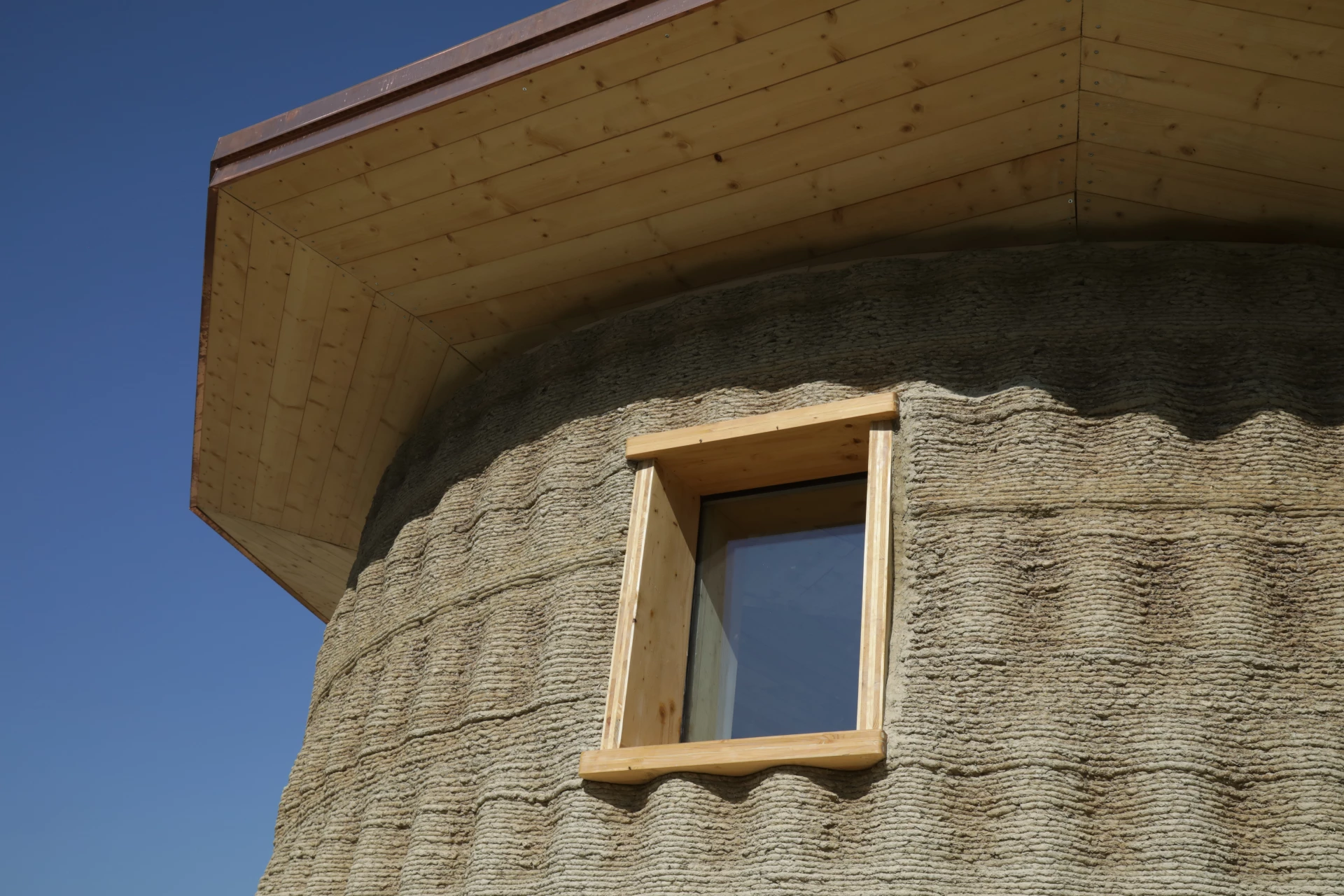 Prototype low-cost house is 3D-printed using mud