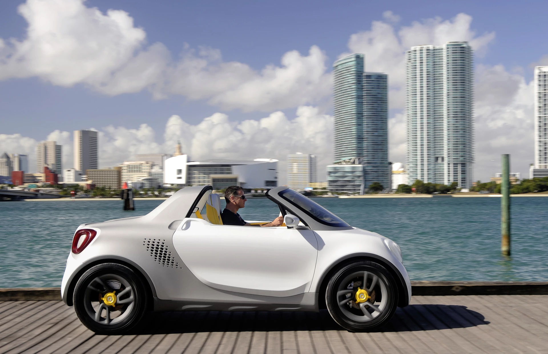 smart for-us concept puts a mega-pickup spin on the fortwo
