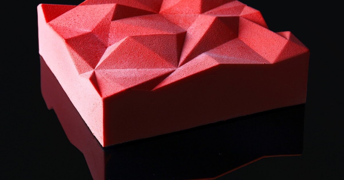 Architect turned cake-maker serves up mouth-watering geometric 3D ...
