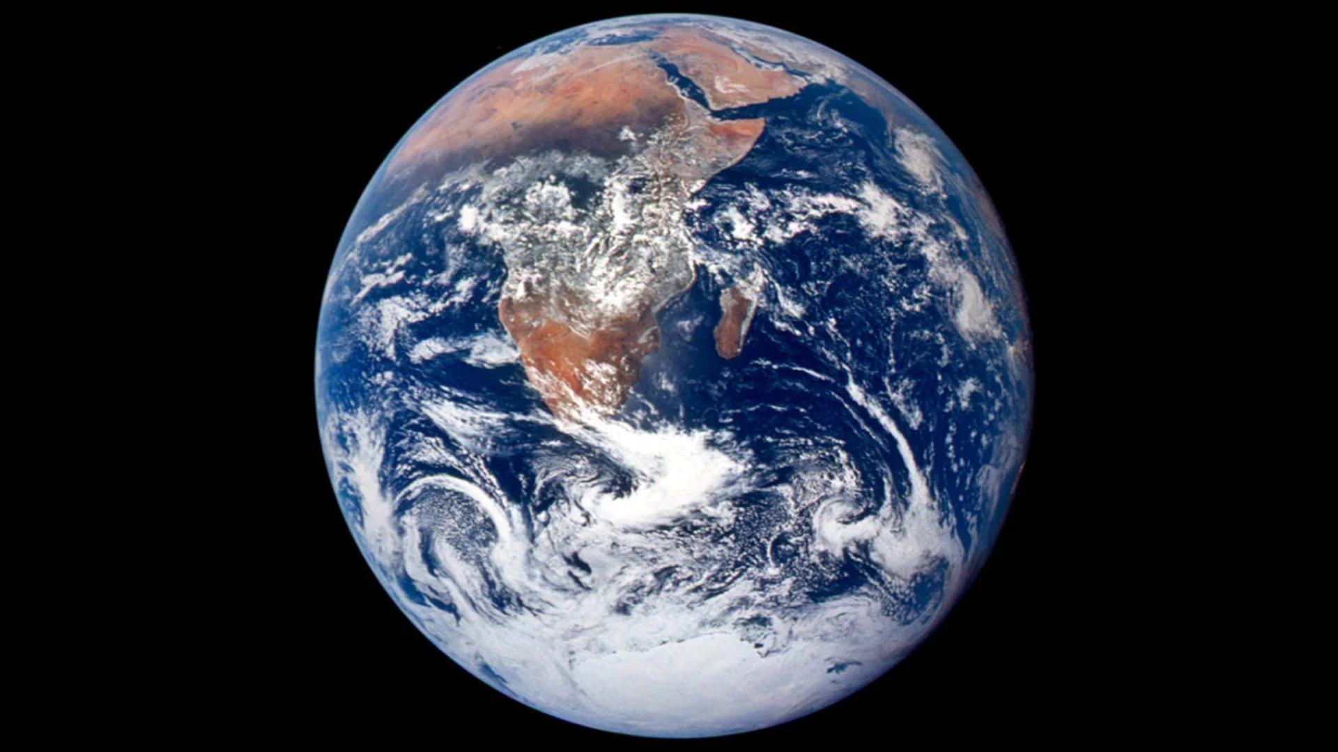 Earth may have had muddy origins