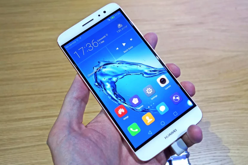 Hands on: Huawei’s gorgeous mid-range phones, the Nova and Nova Plus