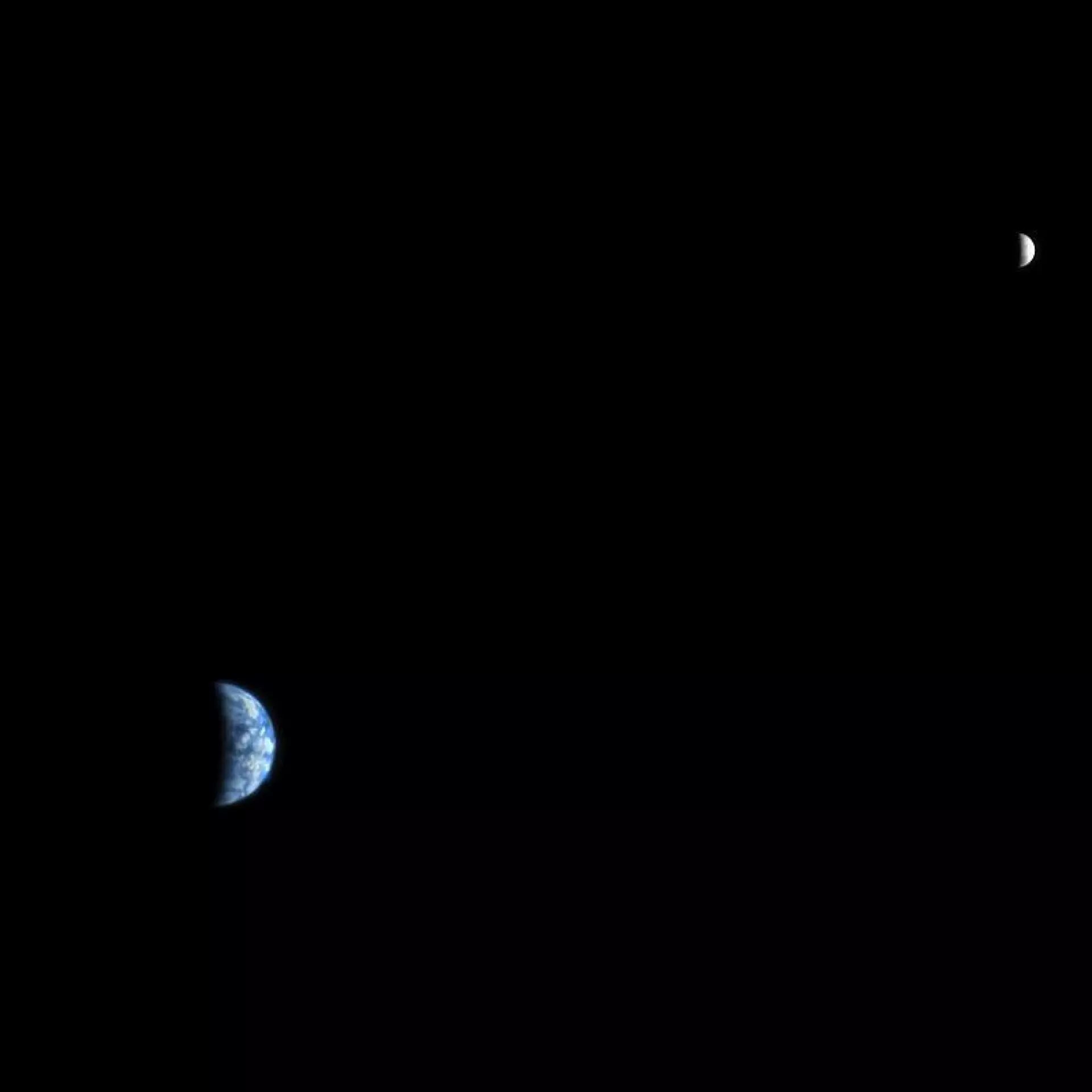 Mars-eye view delivers new perspective on the Earth and Moon