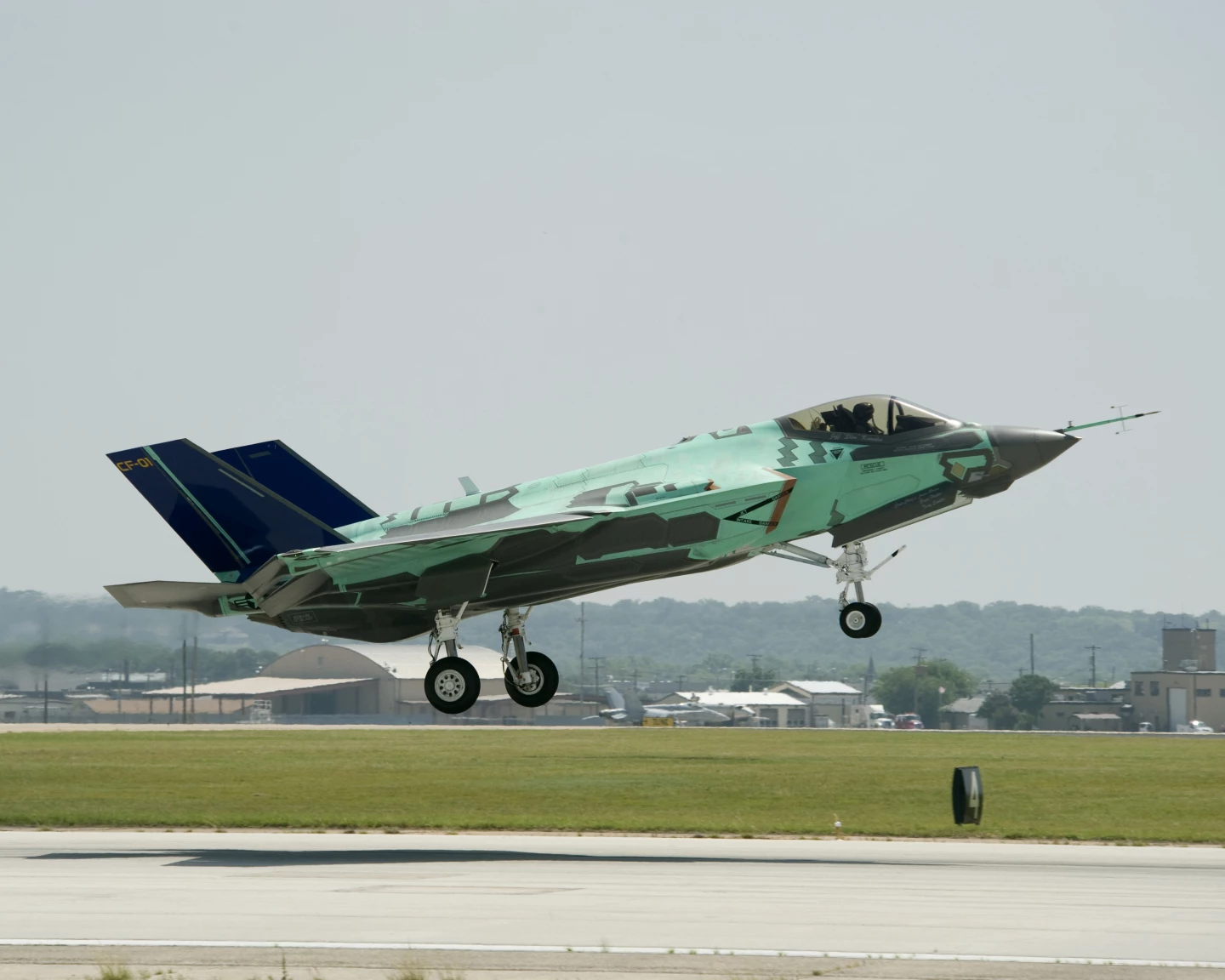 F-35 STOVL goes supersonic for the first time