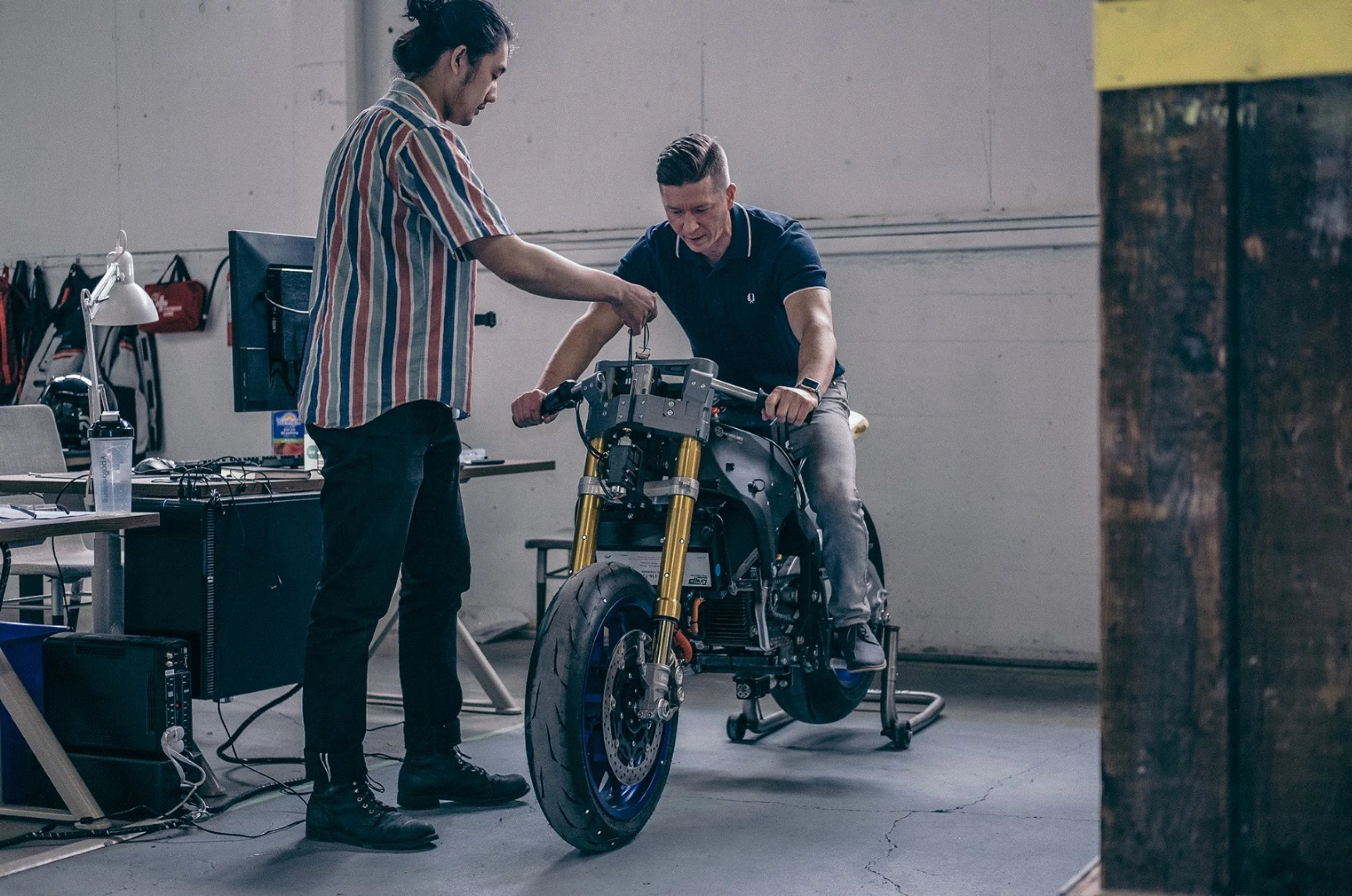 Damon prototypes shape-shifting electric motorcycle with 360-degree ...