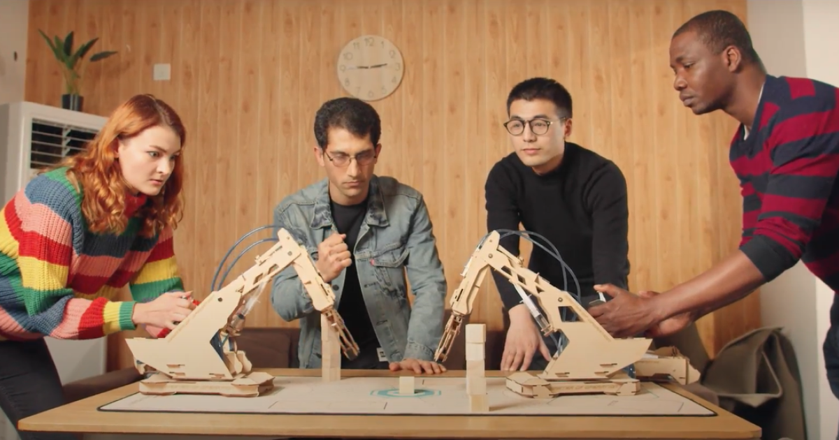 DIY robot arm construction kit makes pick-and-place competitive