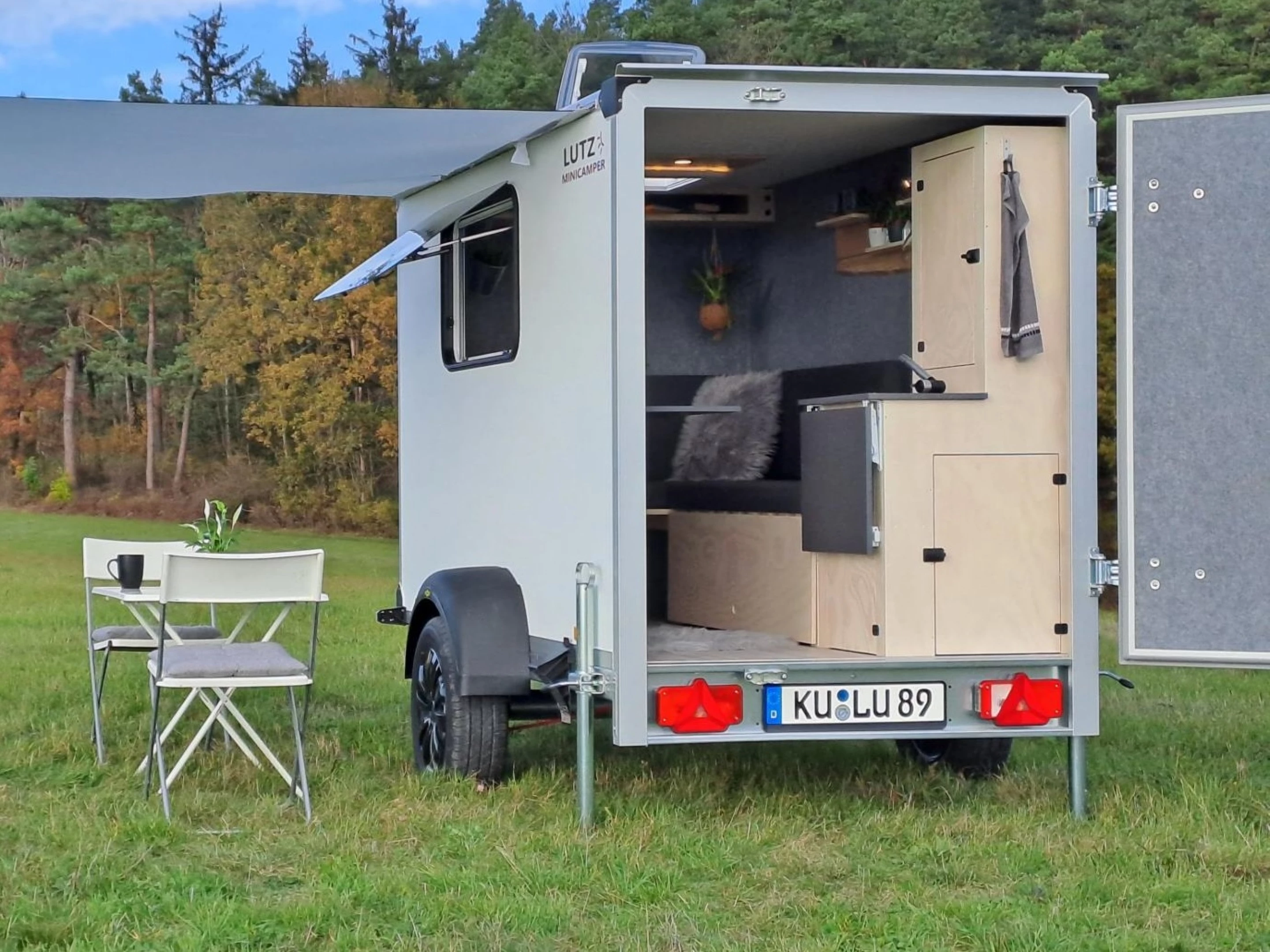 Tiny cube camper might be the stealthiest nano-home money can buy