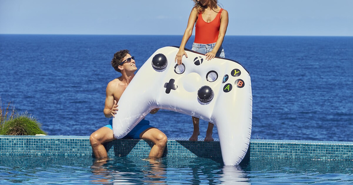 Microsoft pumps up inflatable Xbox One controller