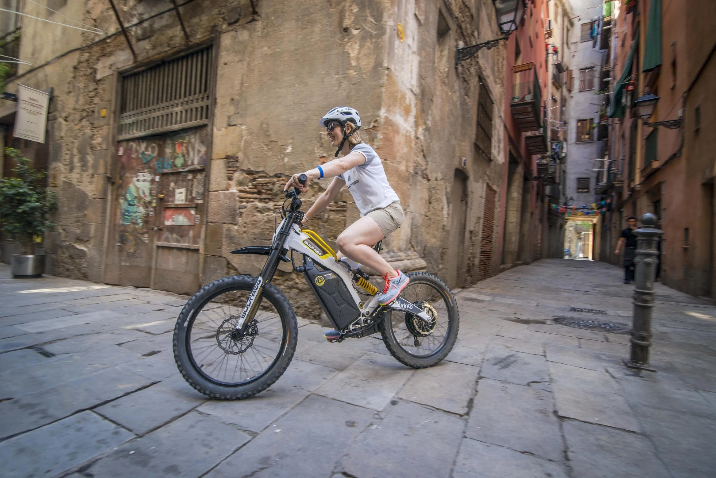 Bultaco puts its motorcycle know-how into a 2,000-watt electric bike