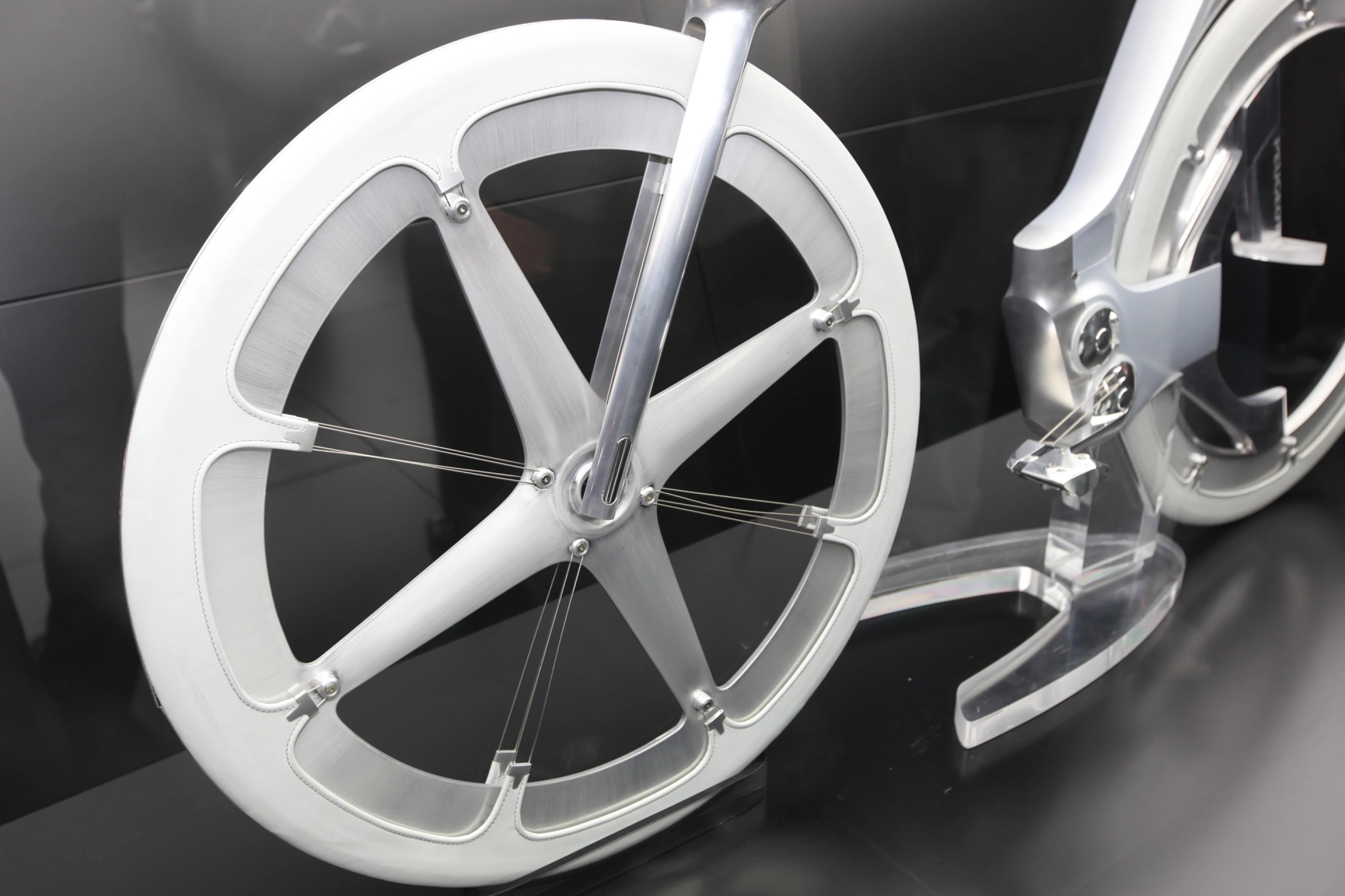 Peugeot's electric assist racing bike concept