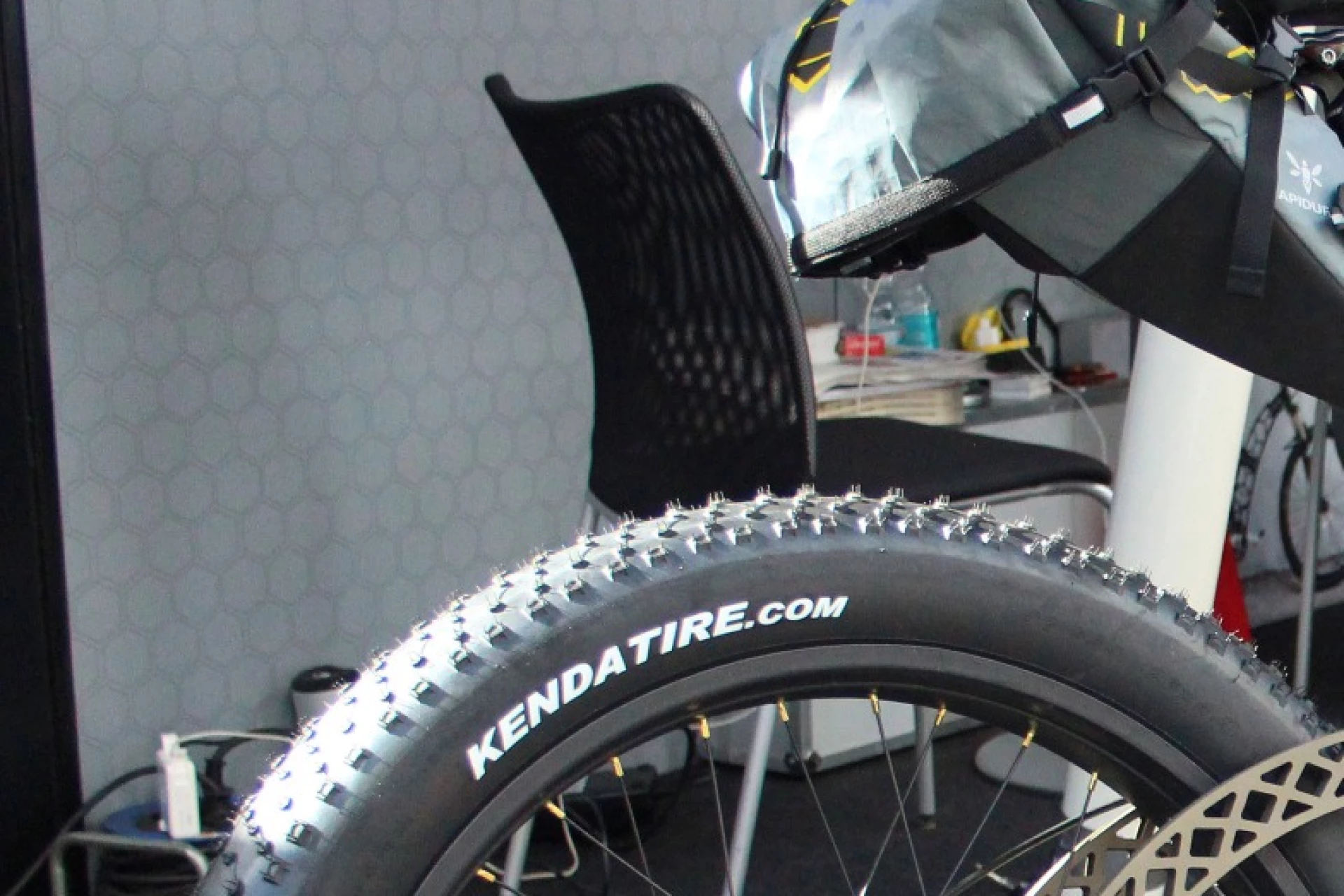 Bees modular bike transforms and adapts to your riding