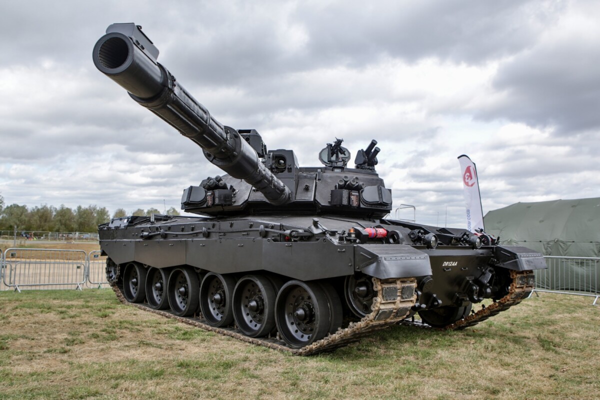 black challenger 2