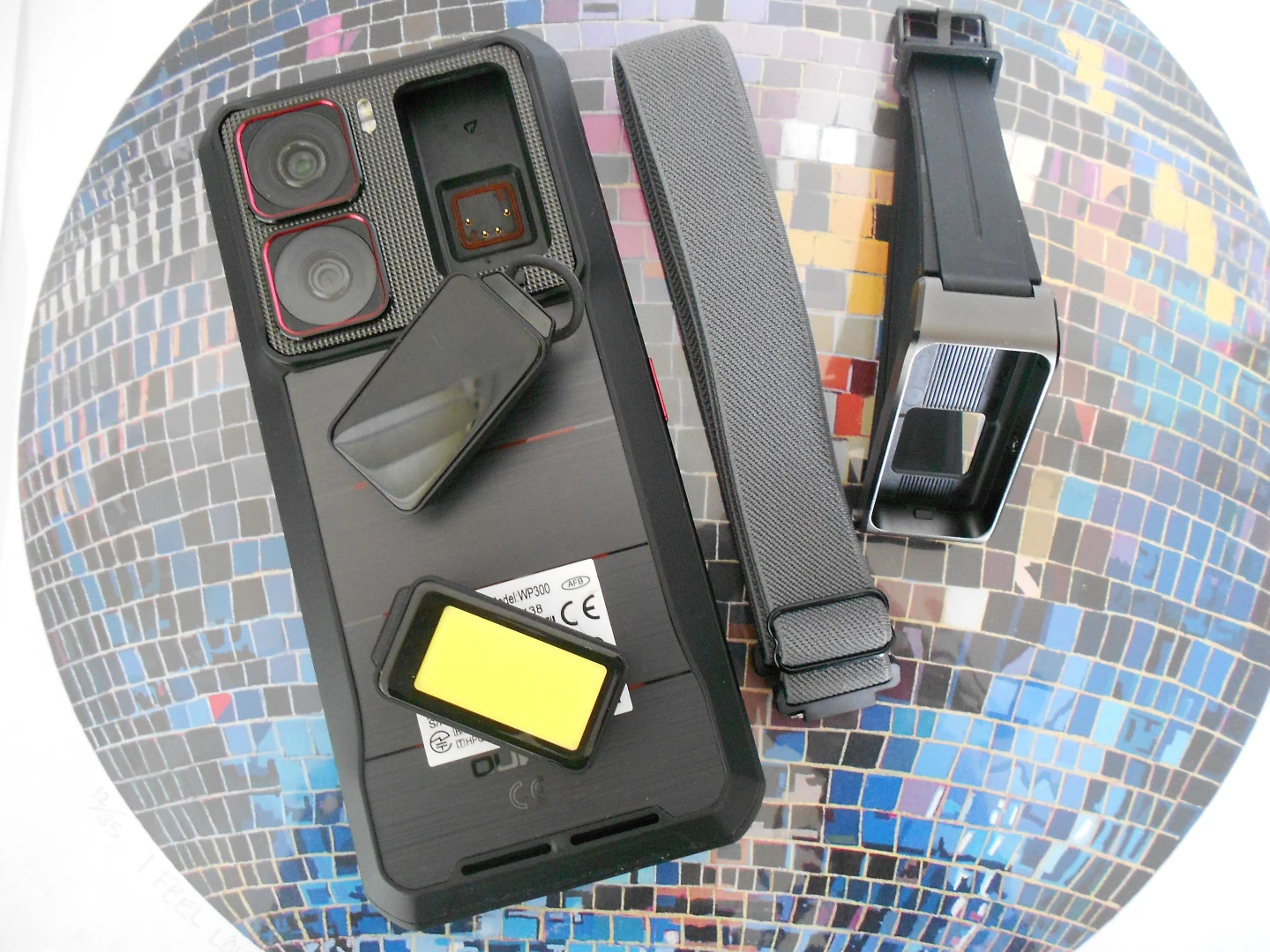 Oukitel WP300: a modular rugged smartphone with impressive features