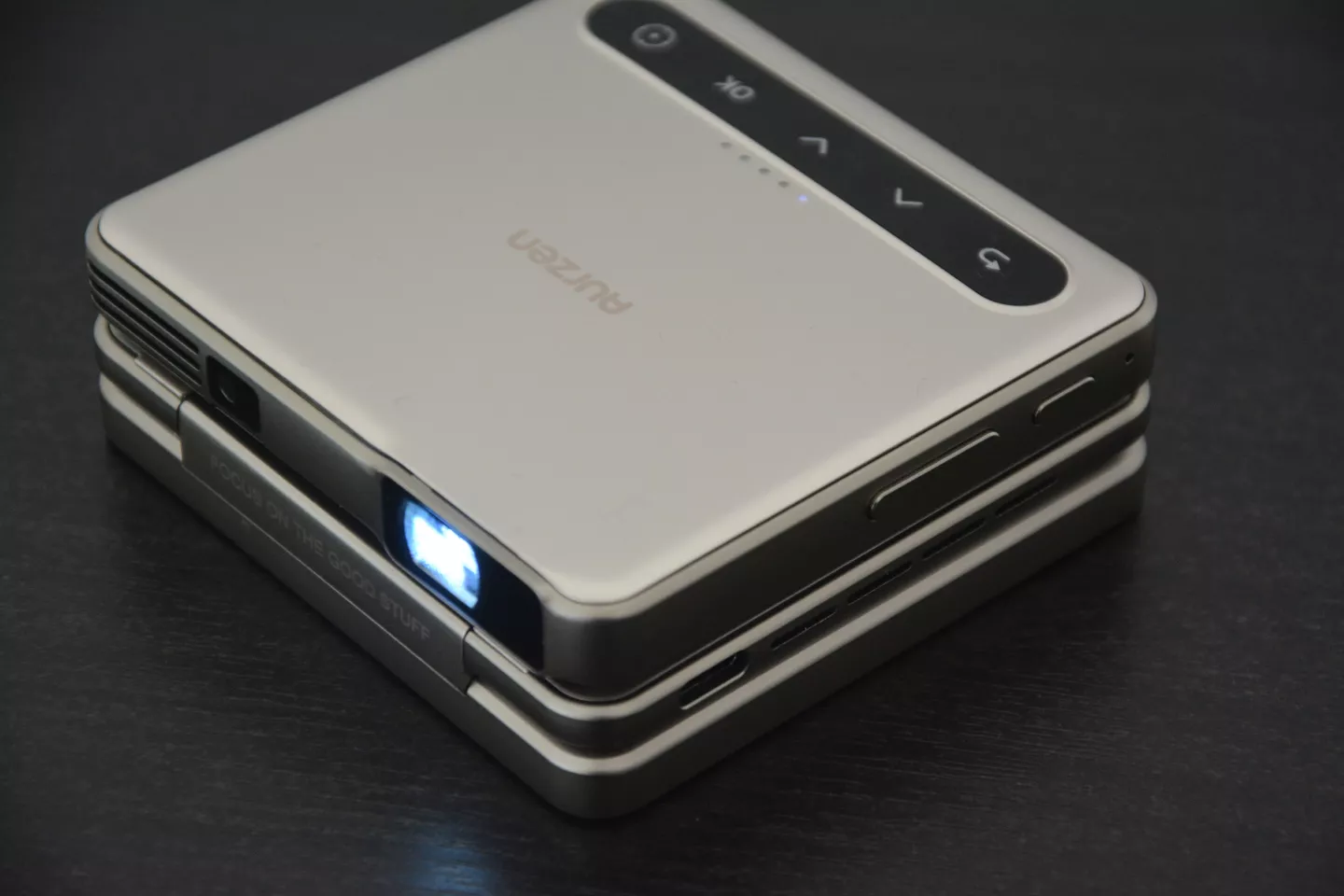 Review of the Aurzen Zip tri-fold portable projector for 2025