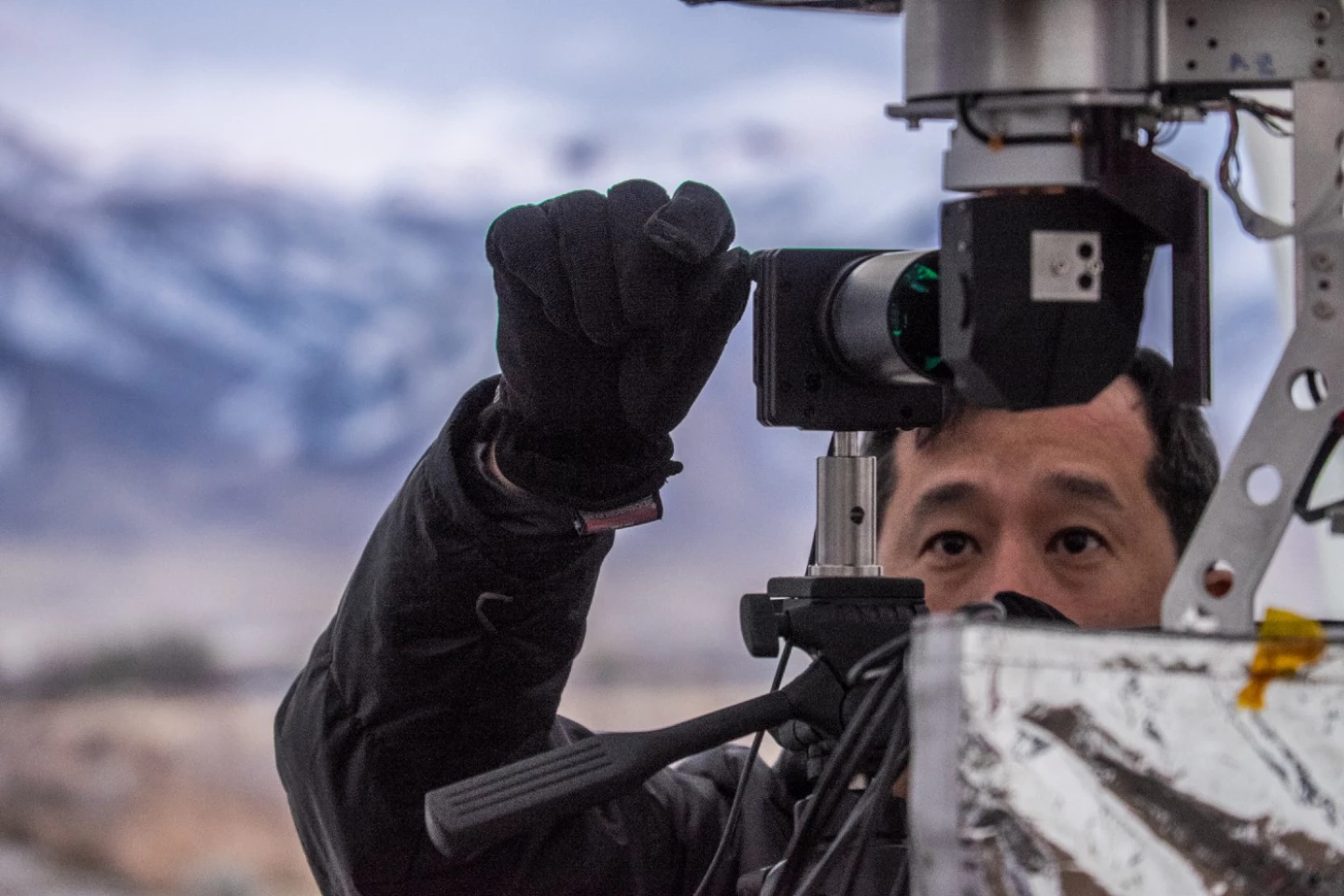Lasers beam high-speed internet between cities through open air