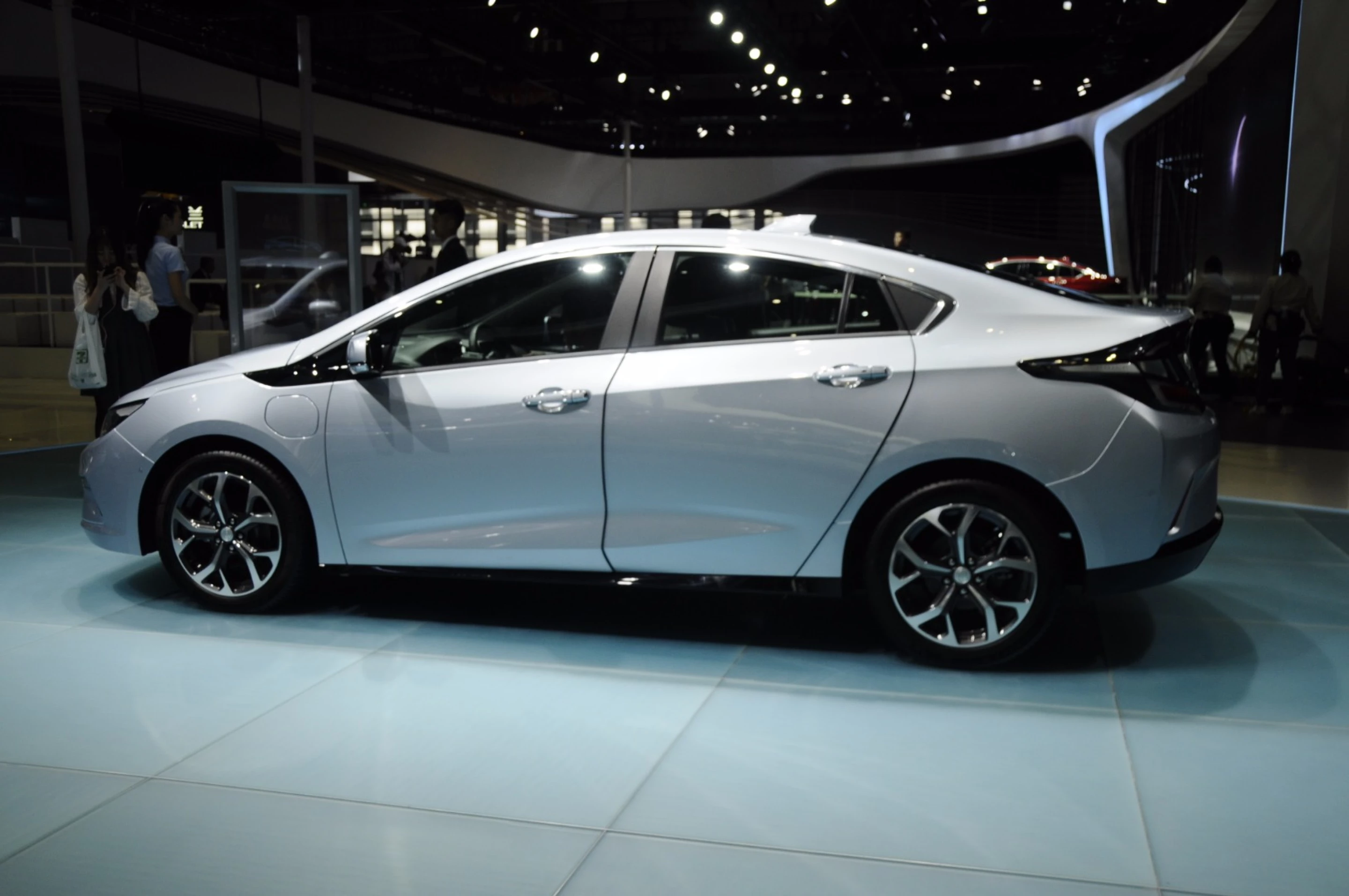 Buick introduces Volt-based Velite 5 to China