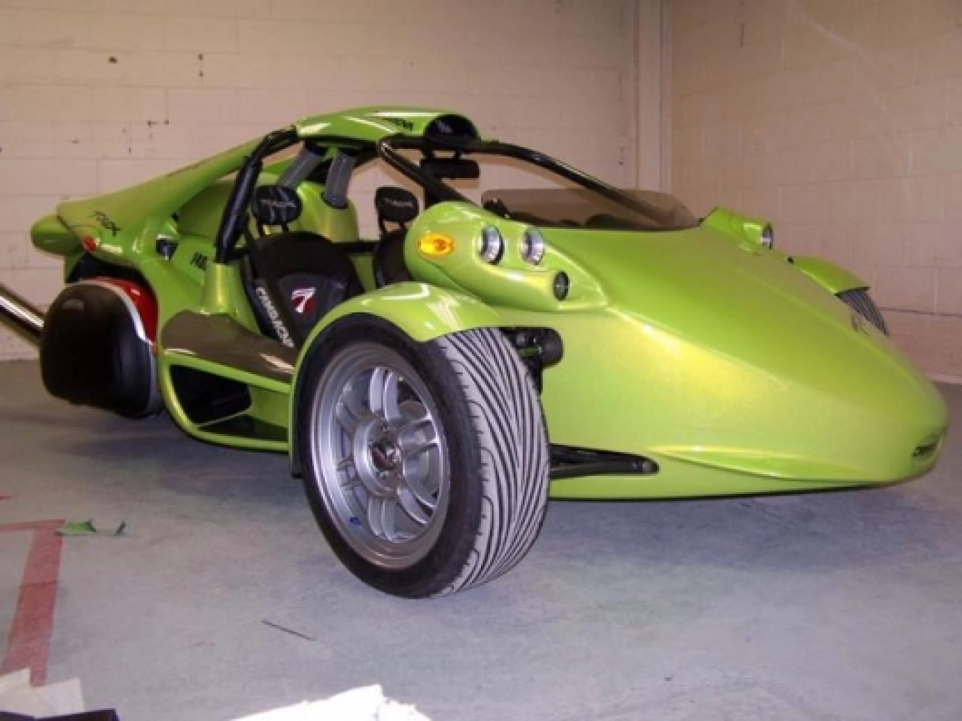 Canadian T-REX 3-wheel street racer