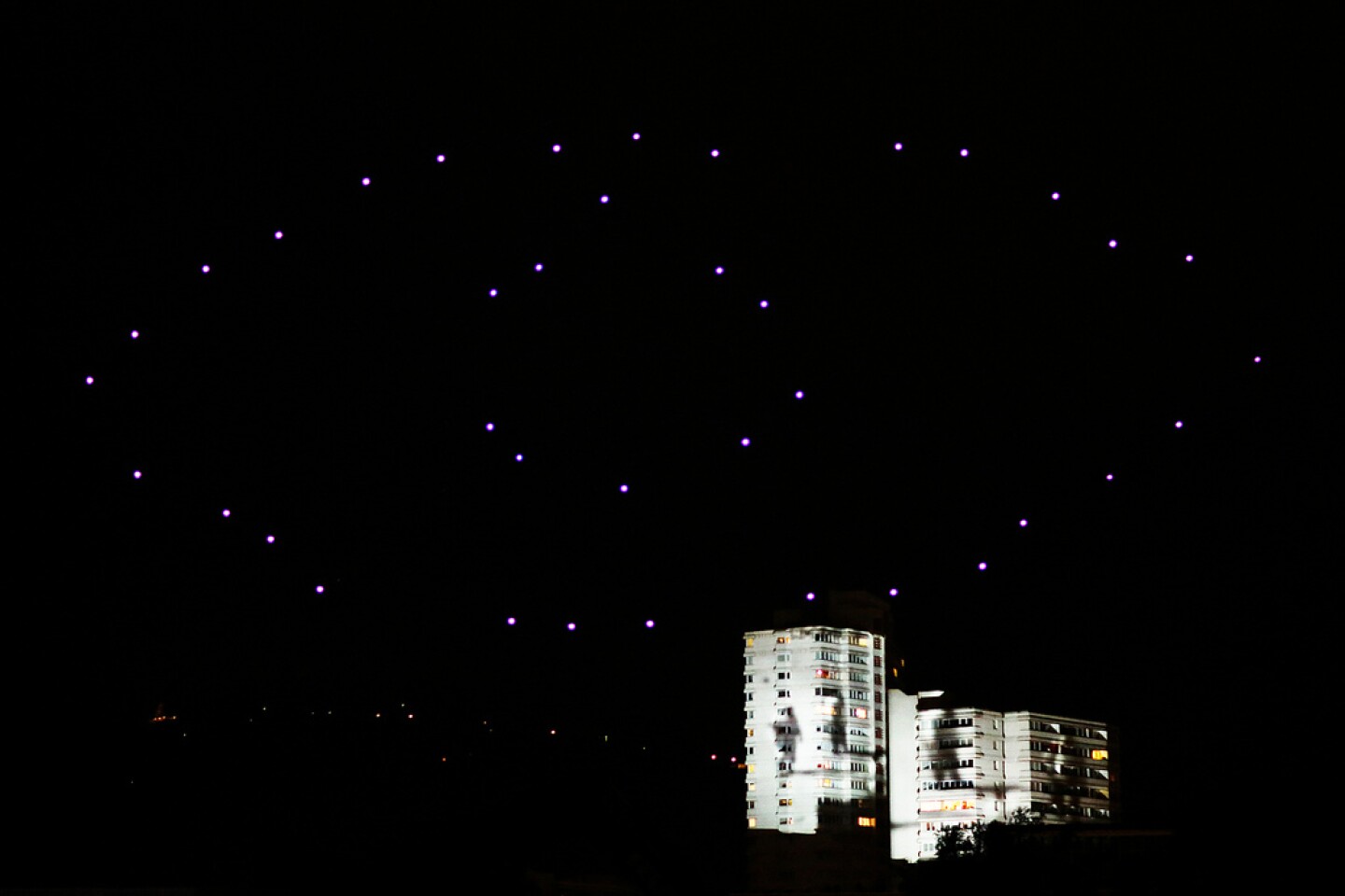World record quadrocopter swarm puts on impressive light show