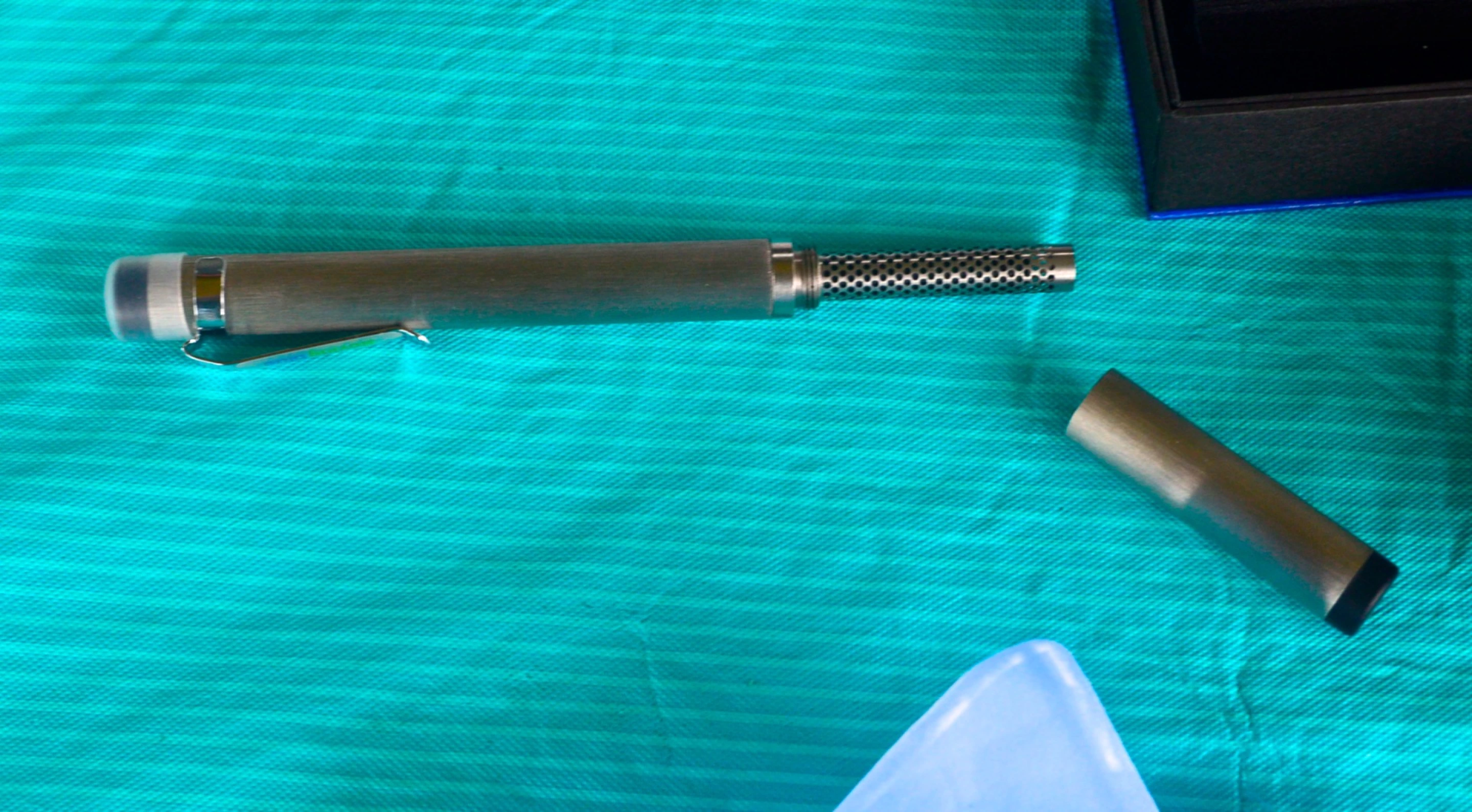 Ozone pen zaps water potable wherever you wander