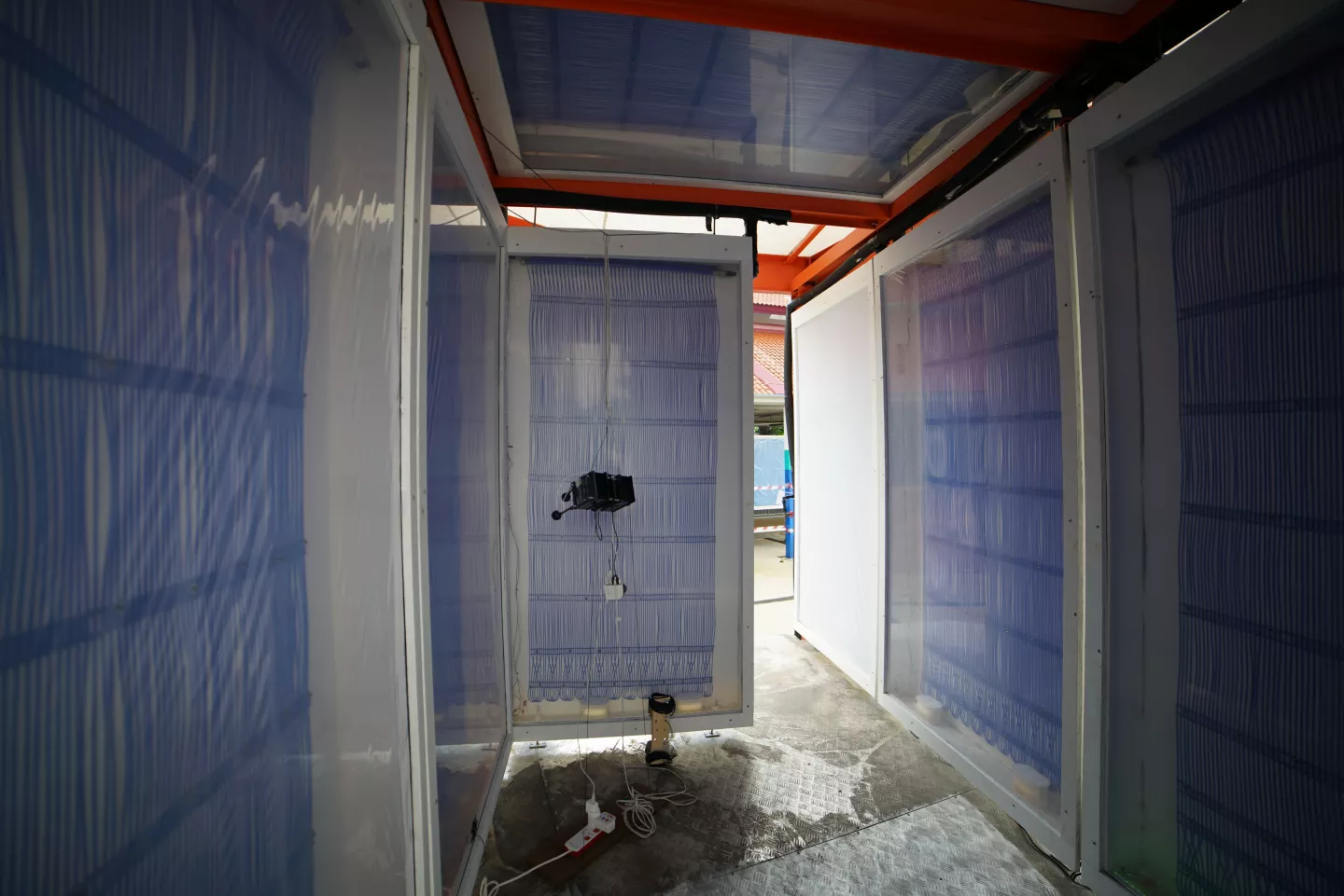 "Cold Tube" cooling system uses half the energy of an air conditioner
