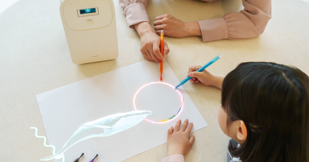 Samsung Premiere 5: Triple-laser projector doubles as touchscreen