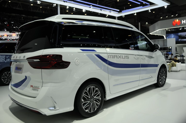 Maxus RG20 is how China does a California-style pop-up camper van
