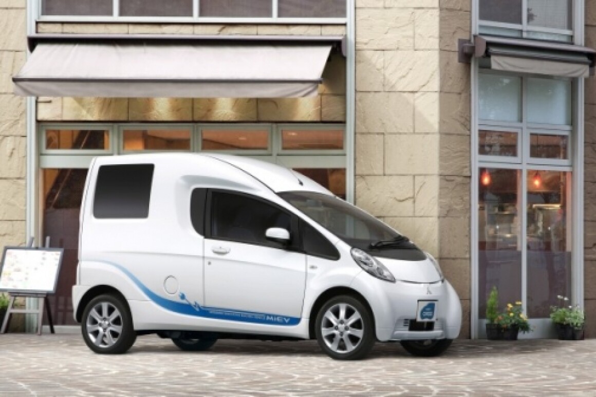 Mitsubishi i-MiEV CARGO and PX-MiEV Plug-in hybrid crossover concepts