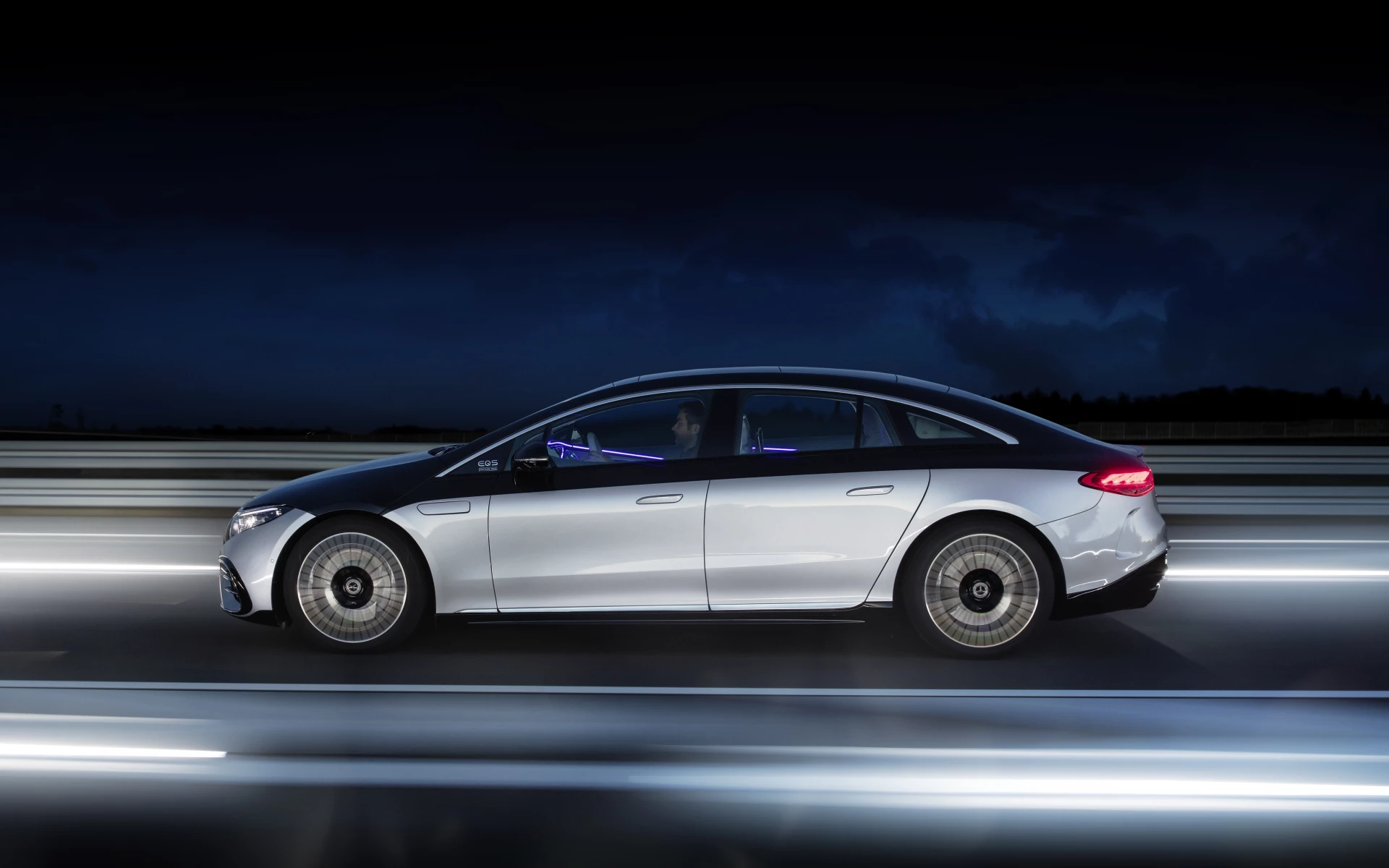 478-mile Mercedes EQS brings top-of-range electric luxury