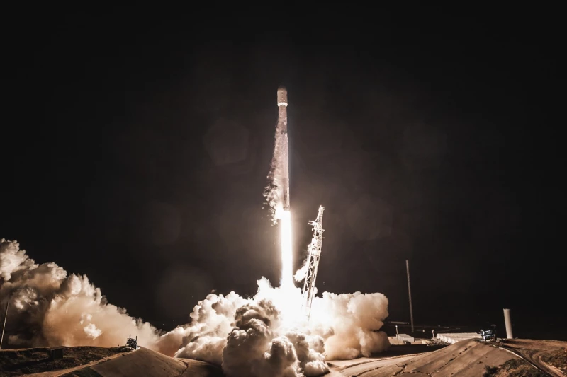 Emergency workers in fire-hit town tap into SpaceX's Starlink internet