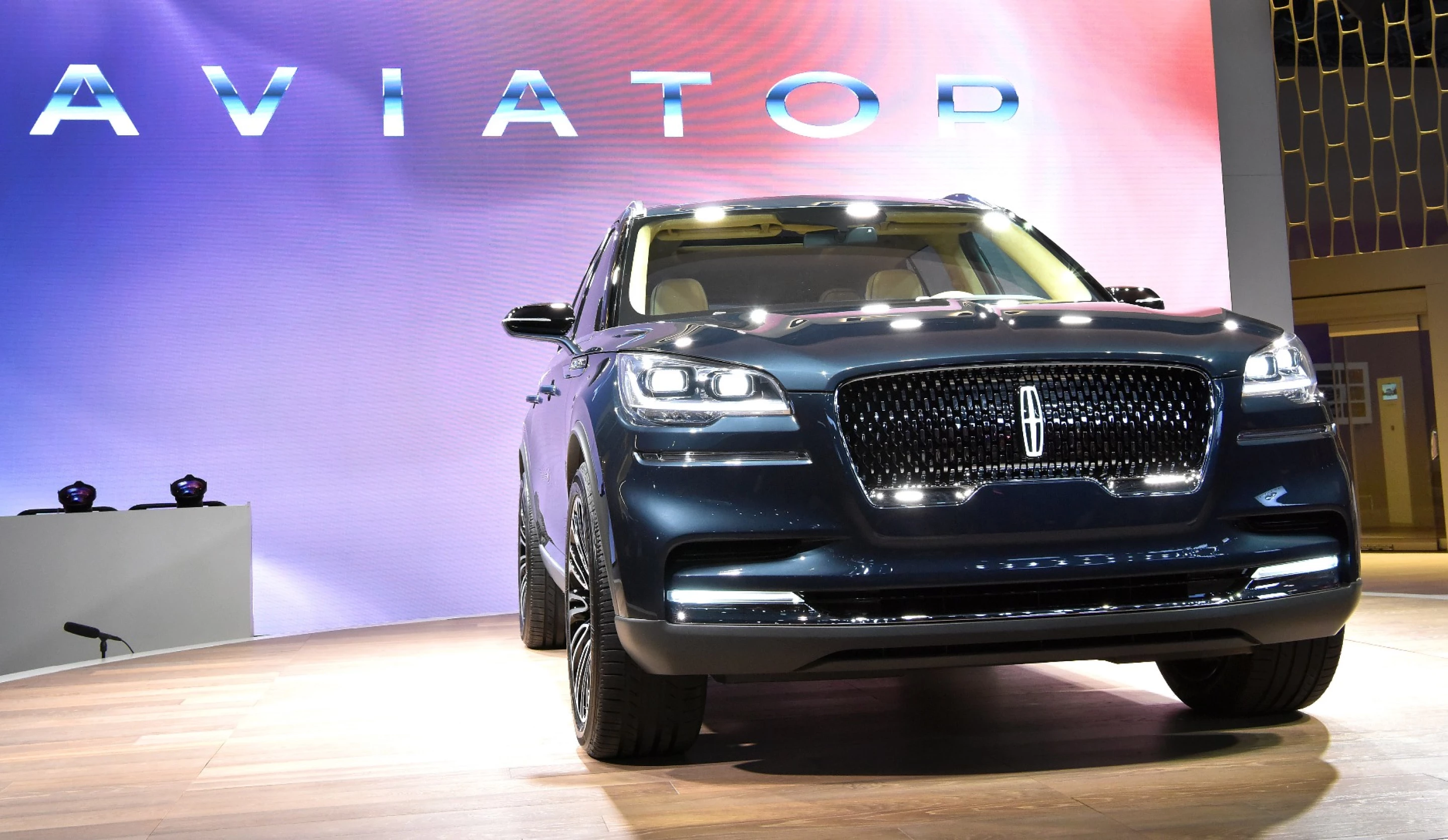 Lincoln previews a smart, sleek future with the Aviator plug-in SUV