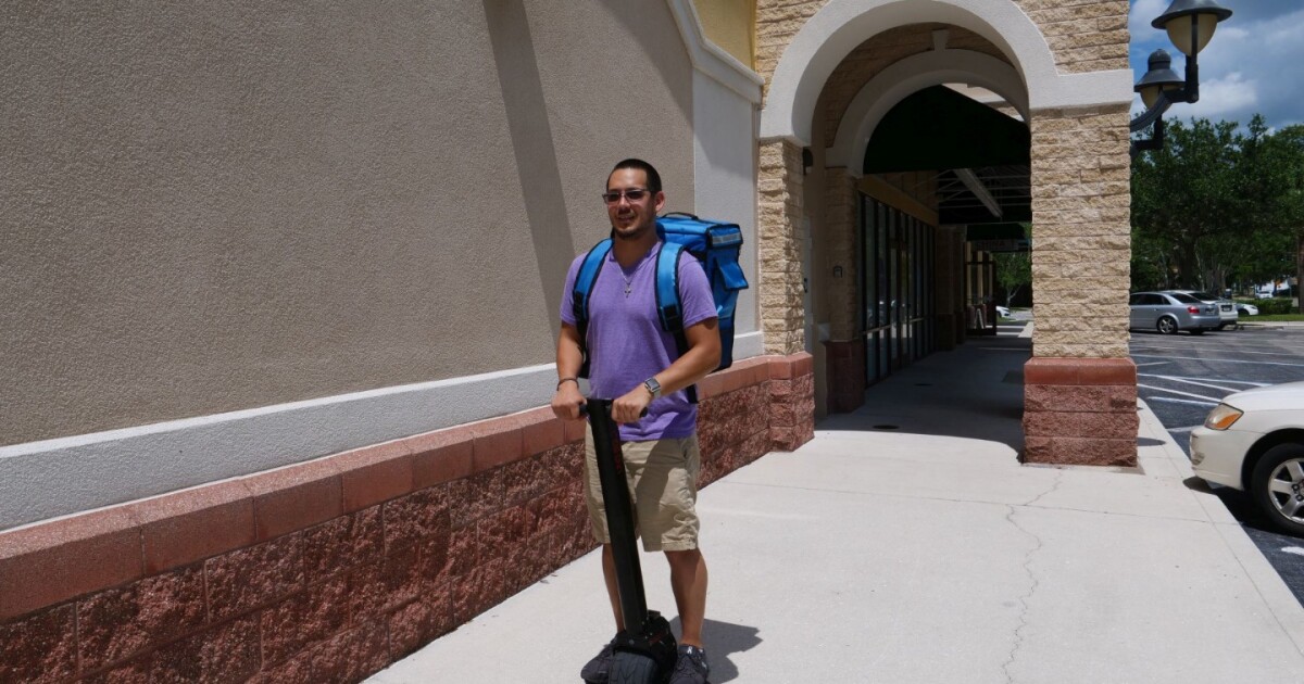 Uno Bolt one-wheeled scooter gets a li'l sidekick