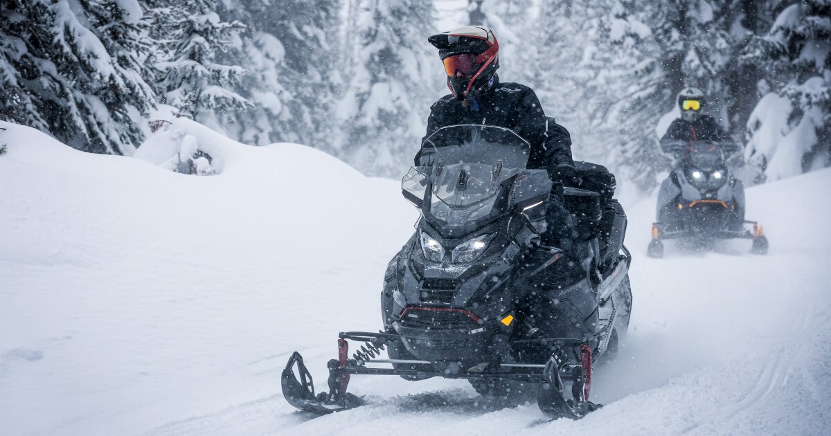snow ski doo