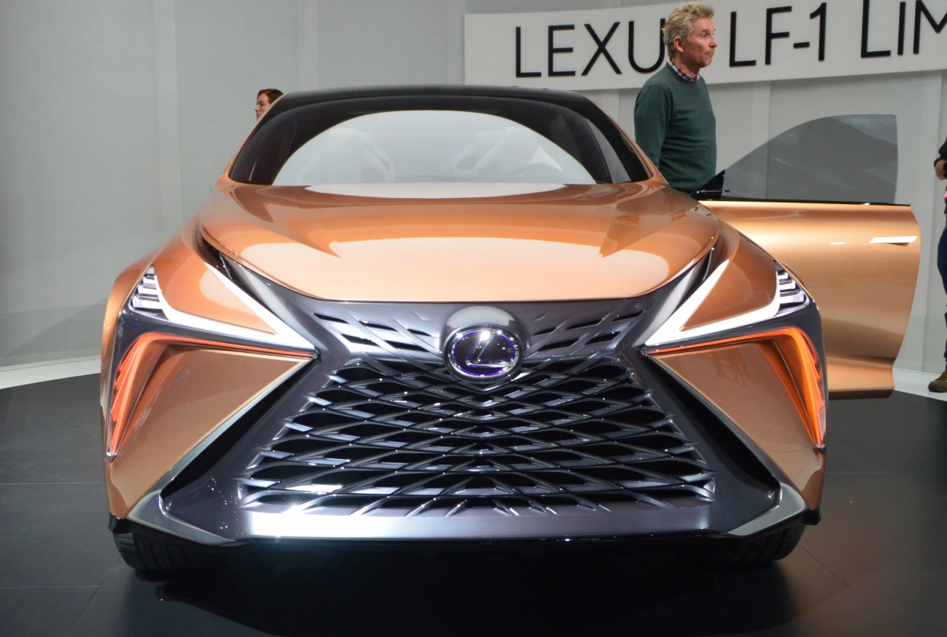 Lexus LF-1 Limitless Concept carves into Detroit as new flagship