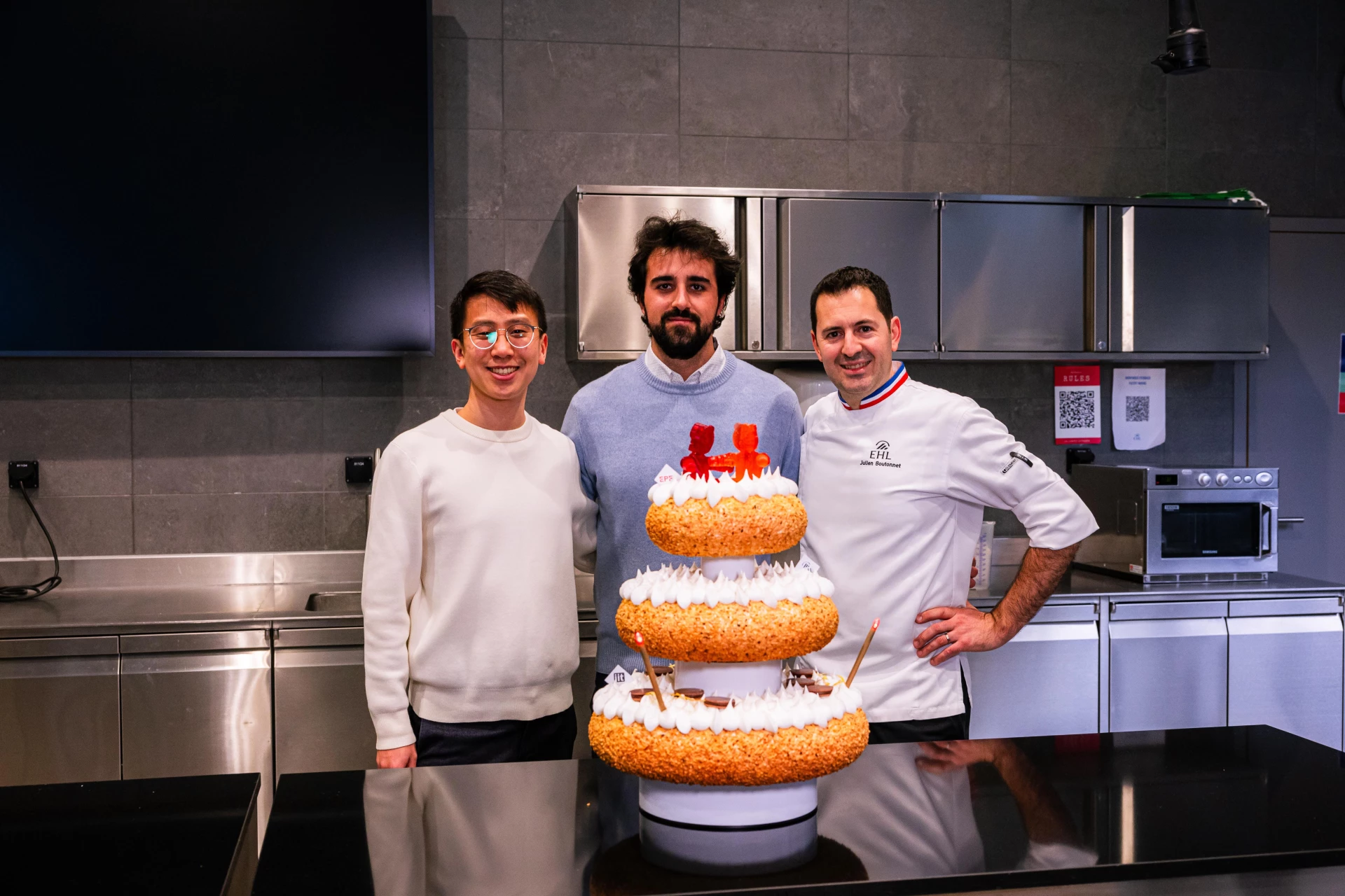 Scientists unveil RoboCake with edible robots and batteries